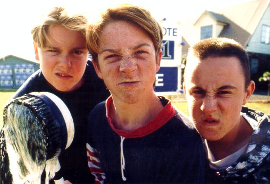 RoUnD ThE TwIsT: Photo Gallery - Gribble Gang (Series2)